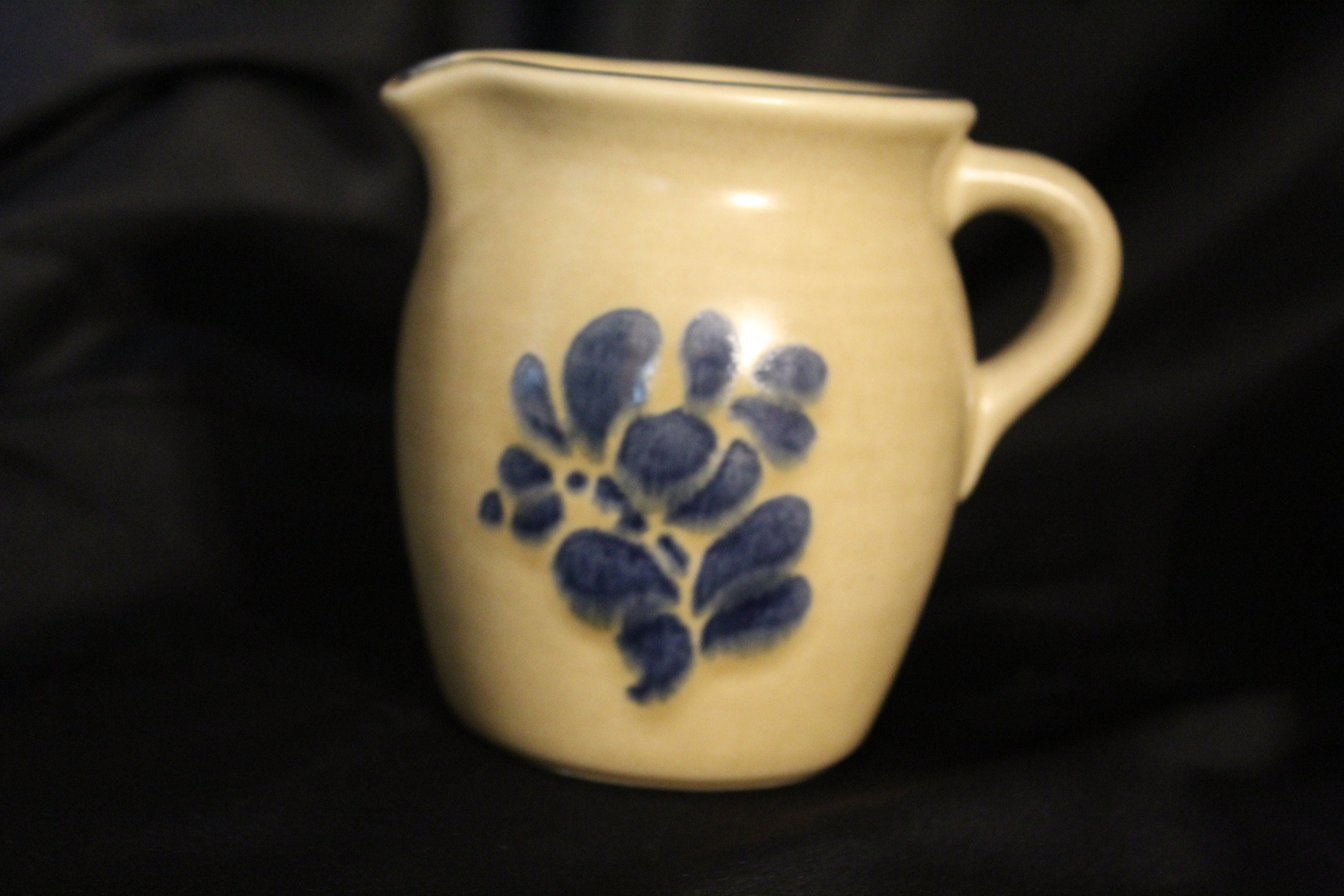 Home & Living Mugs Vintage FOLK ART as featured on the show The Ranch 2 ...