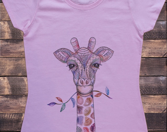 Giraffe Tee//women’s T-shirt// Animal// African Giraffe// Cute ...