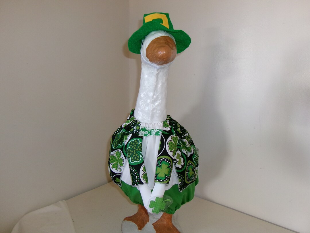 Best Dressed Goose Geese Clothes Outfit 25-27 LARGE St. Patricks Day ...