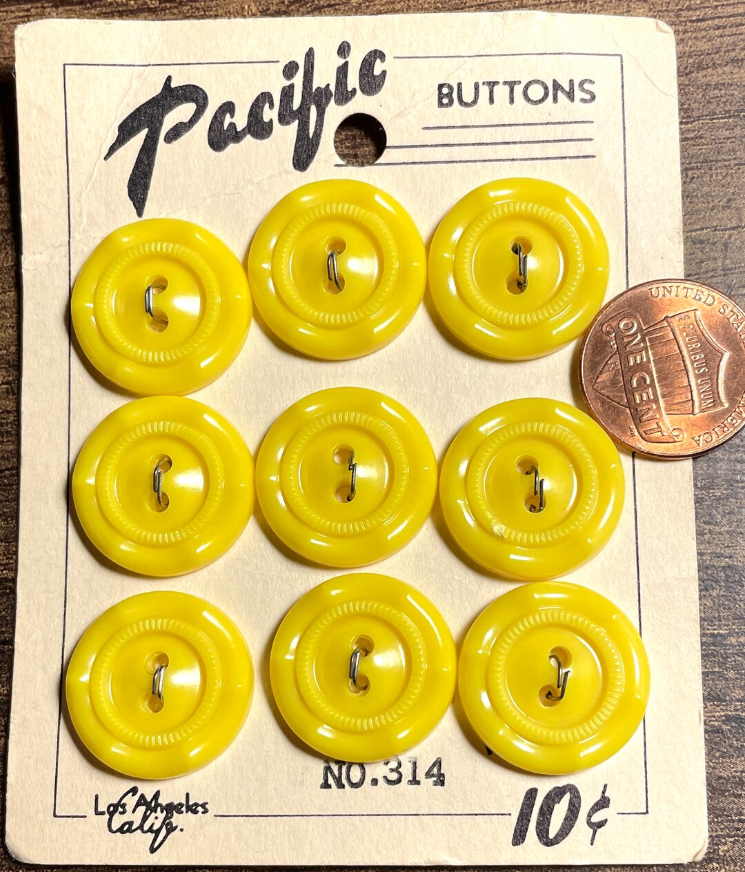 Set of 9 Vintage on Card Glossy Yellow Plastic 2-hole Sew-through ...