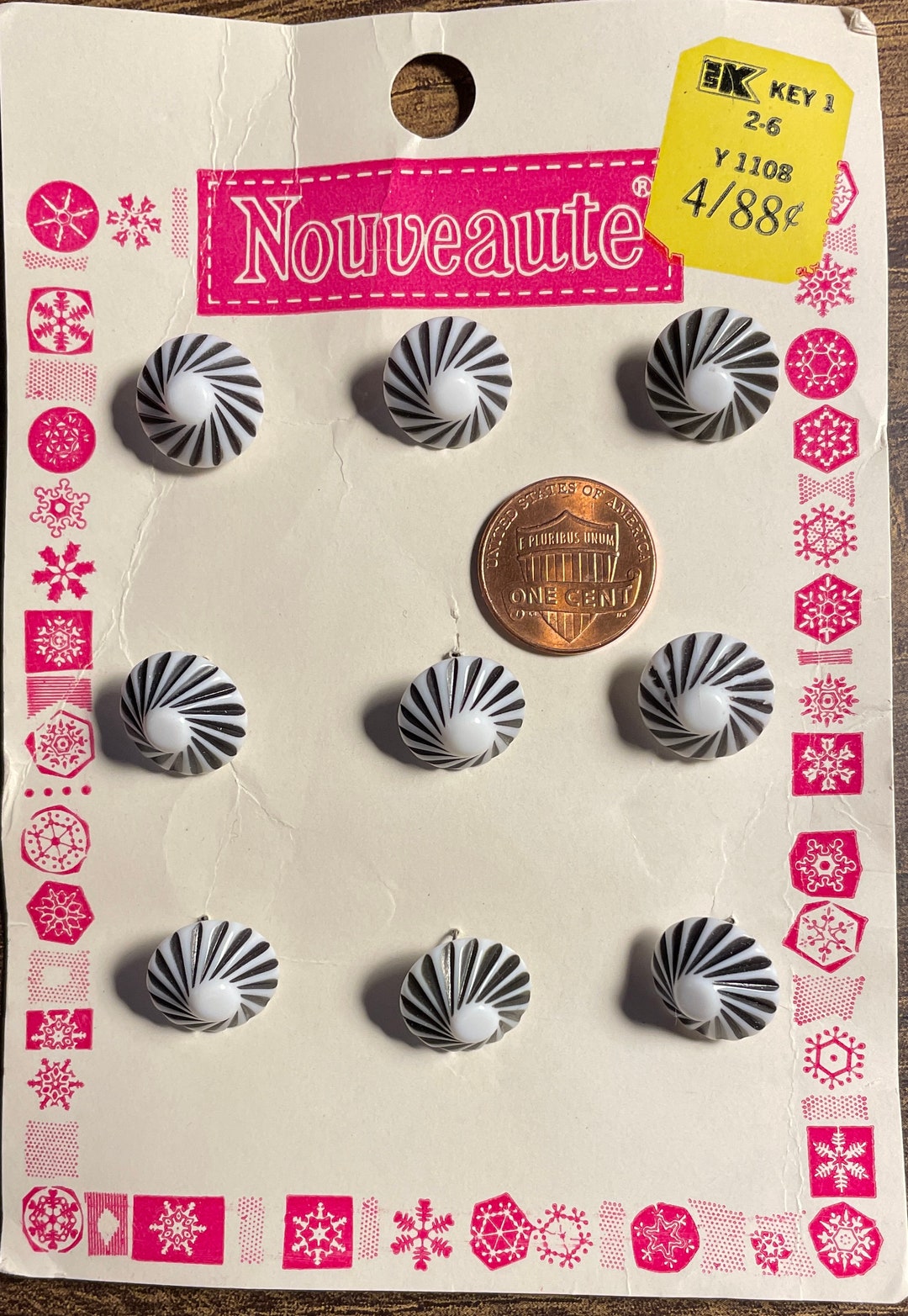 Set of 9 Vintage on Card Cone Shape White & Black Plastic Shank Buttons ...