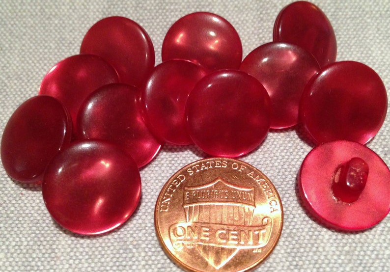 12 Shiny Pearlized Raspberry Red Plastic Shank Buttons 9/16" 14mm ...