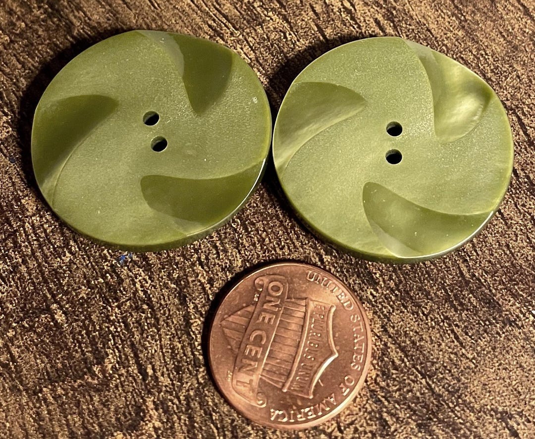 Set of 2 Vintage Matte + Glossy Olive Green 2-hole Sew-through Plastic ...