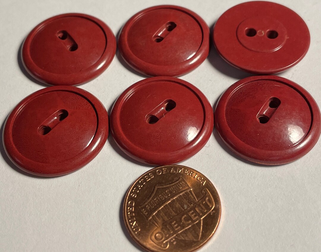 Set of 6 Vintage Rimmed Glossy Light Maroon 2-hole Sew-through Plastic ...