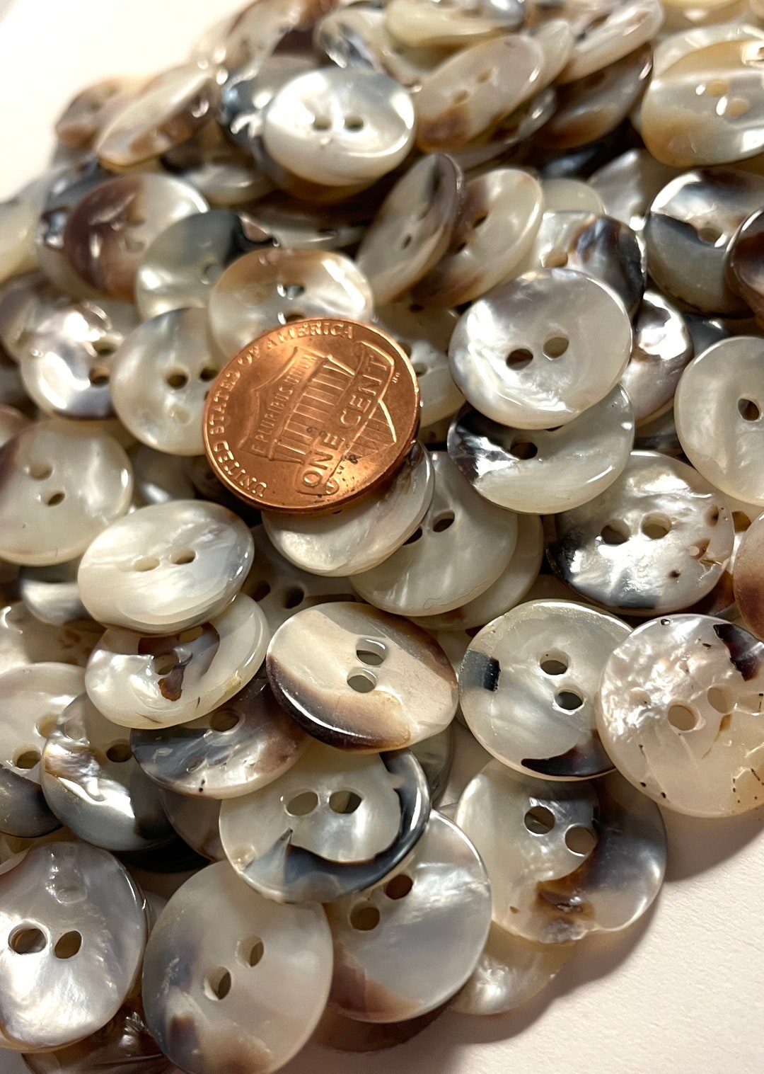 8 Vintage Glossy Iridescent Off-white Brown Beige Tan Blueish MOP ...