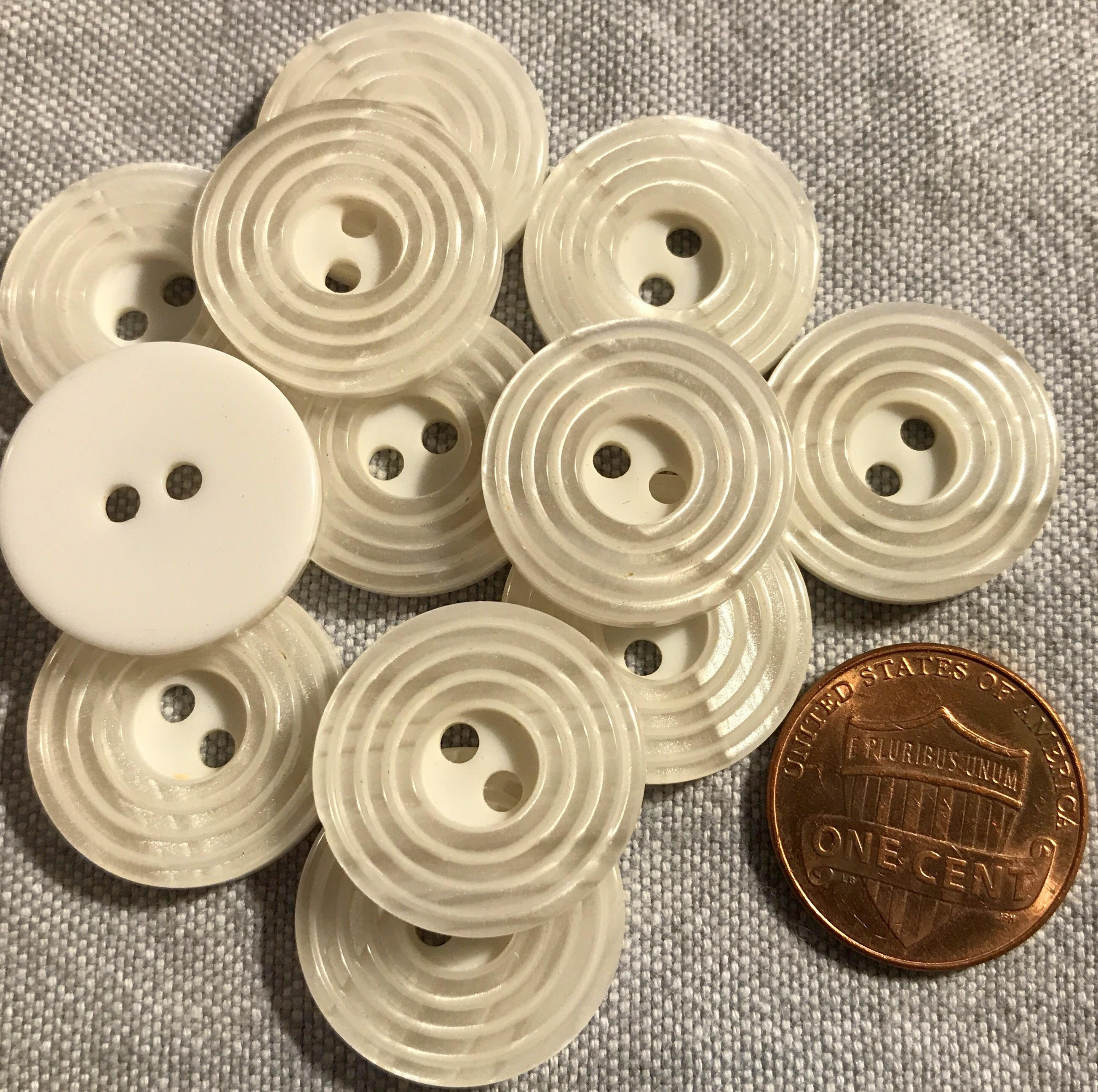 12 White Plastic Buttons Grooved Pearlized Front 3/4 - Etsy UK