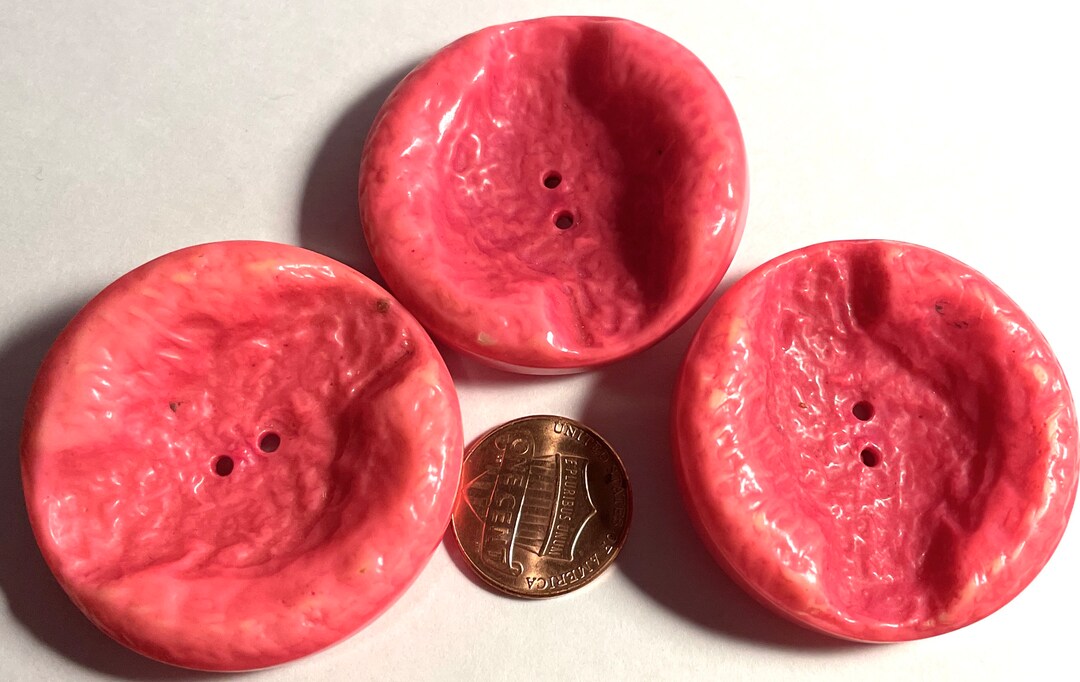 3 Large Vintage Concave Pink 2-hole Sew-through Plastic Coat Buttons 1 ...