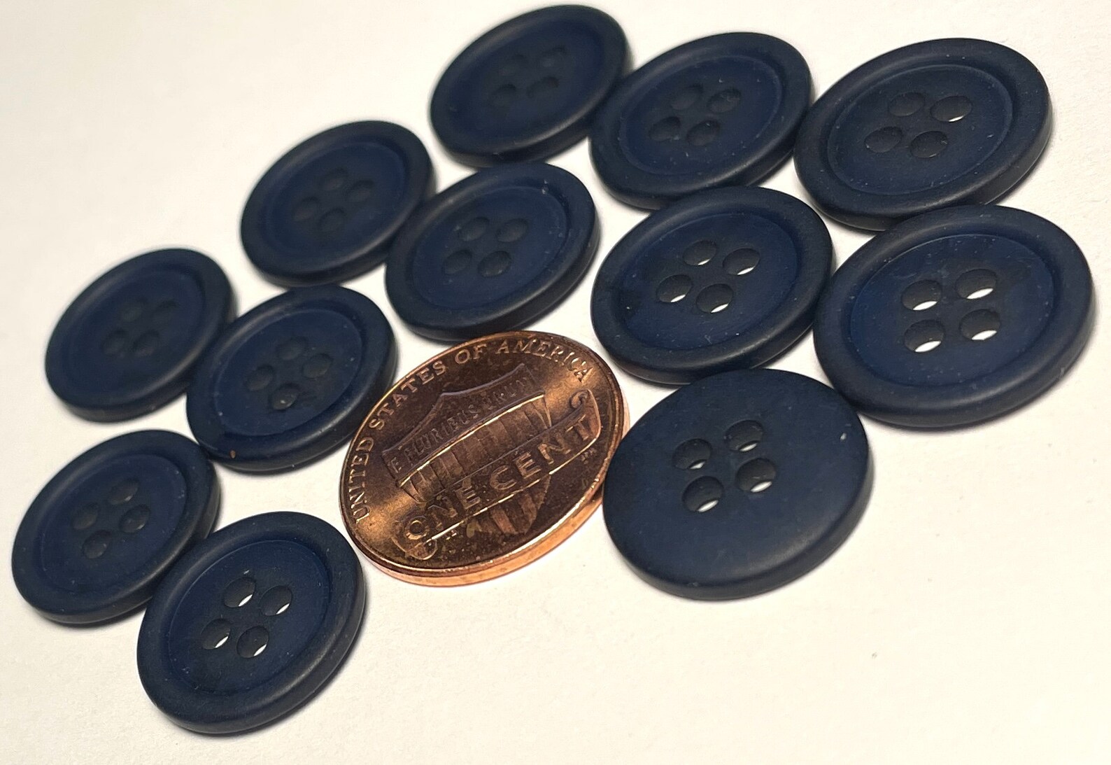 12 Matte Dull Very Dark Navy Blue Plastic 4-hole Sew-through Rimmed ...