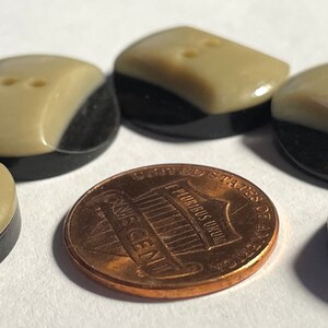 Set of 5 Vintage Glossy Layered Brown & Beige 2-hole Sew-through ...