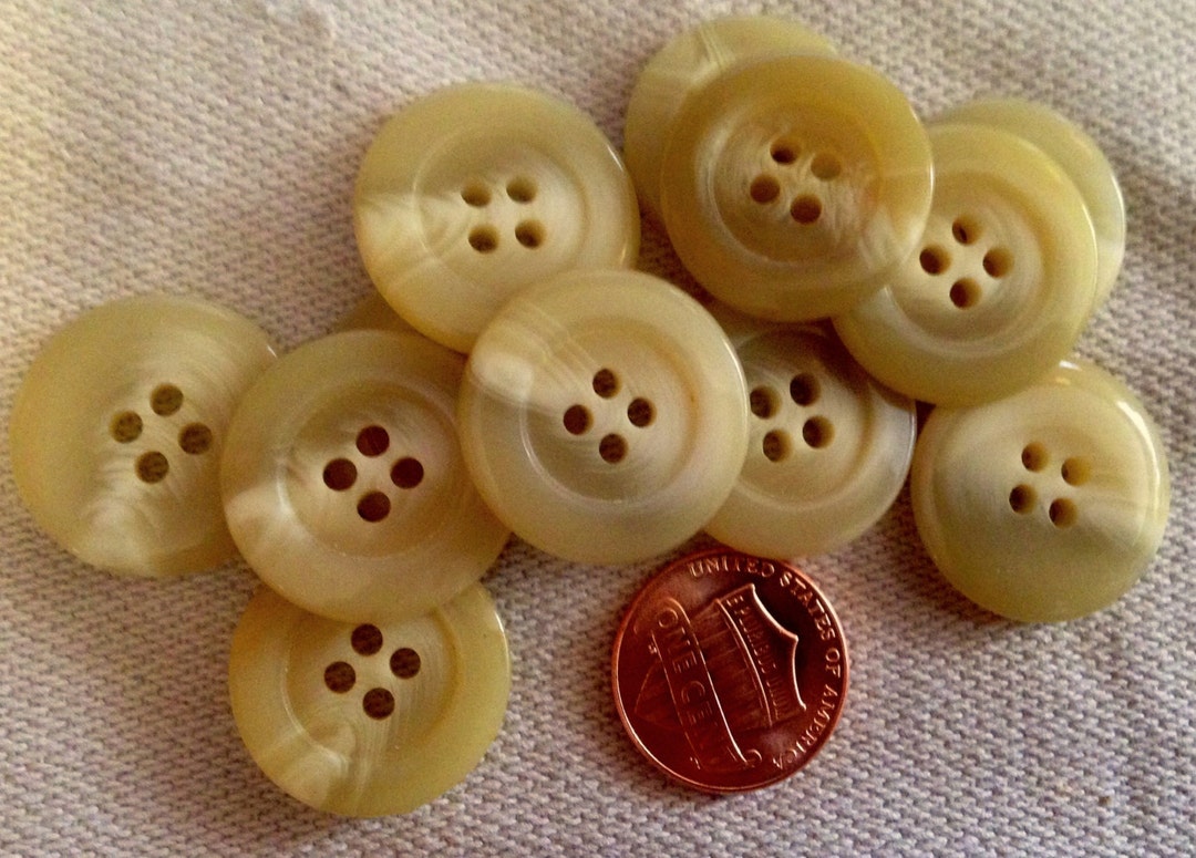 Lot of 12 Beige Cream Swirl Plastic Buttons Sew-through 7/8" 22mm ...