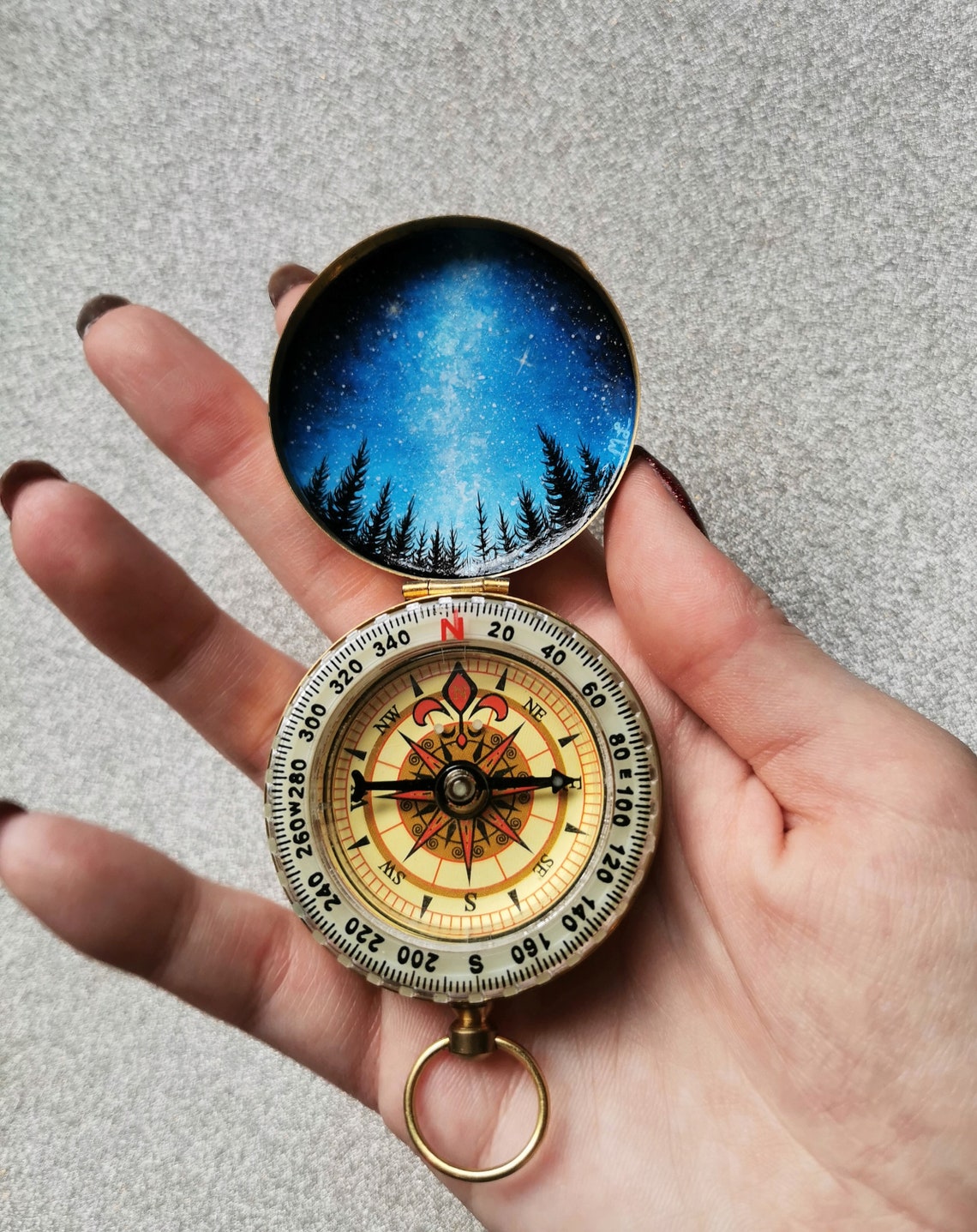 Brújula de bolsillo de oro Brújula del bosque pintada a mano - Etsy España