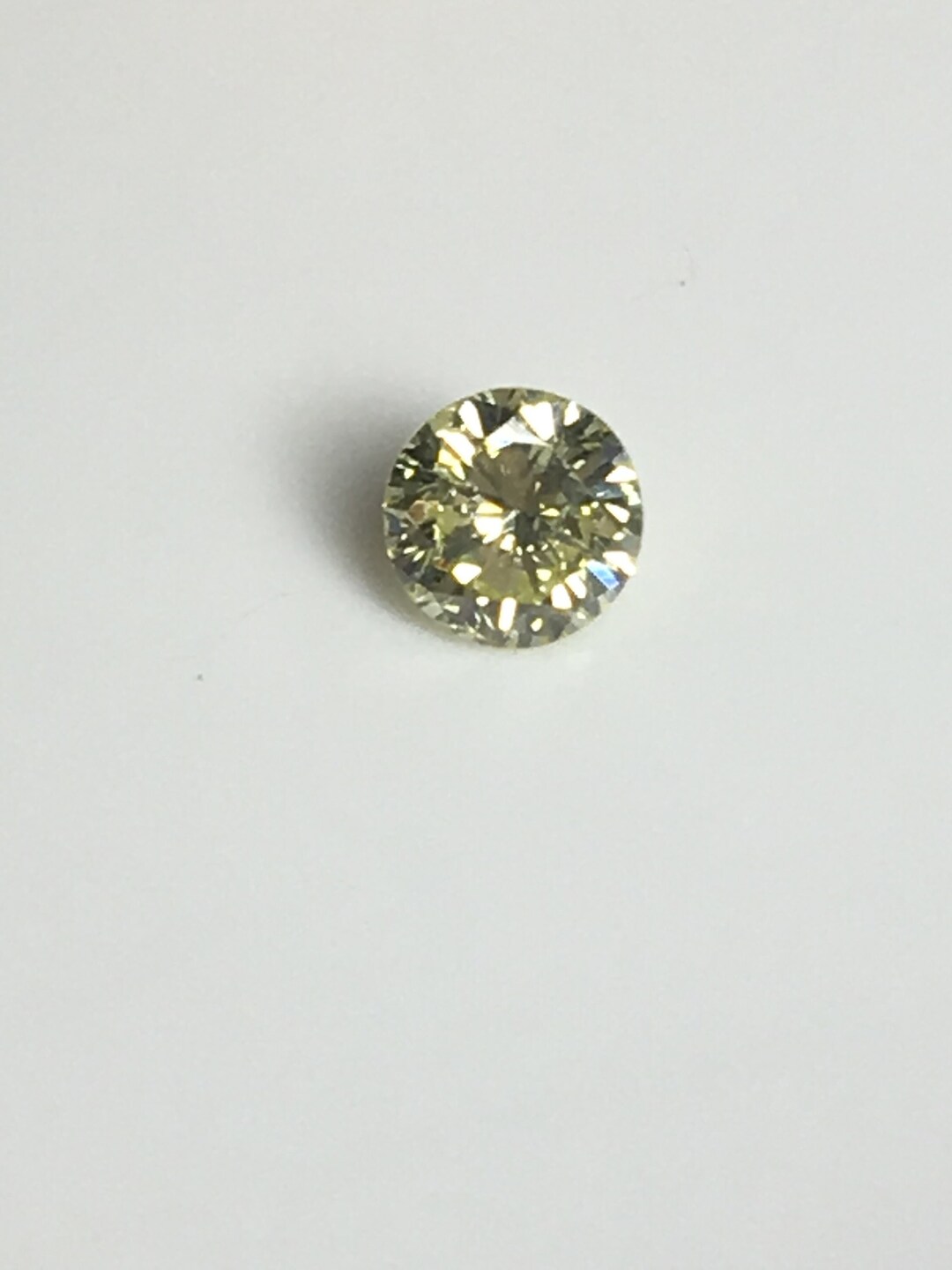 0.35 Carat Natural Light Yellow Round Brilliant Diamond -real Authentic ...