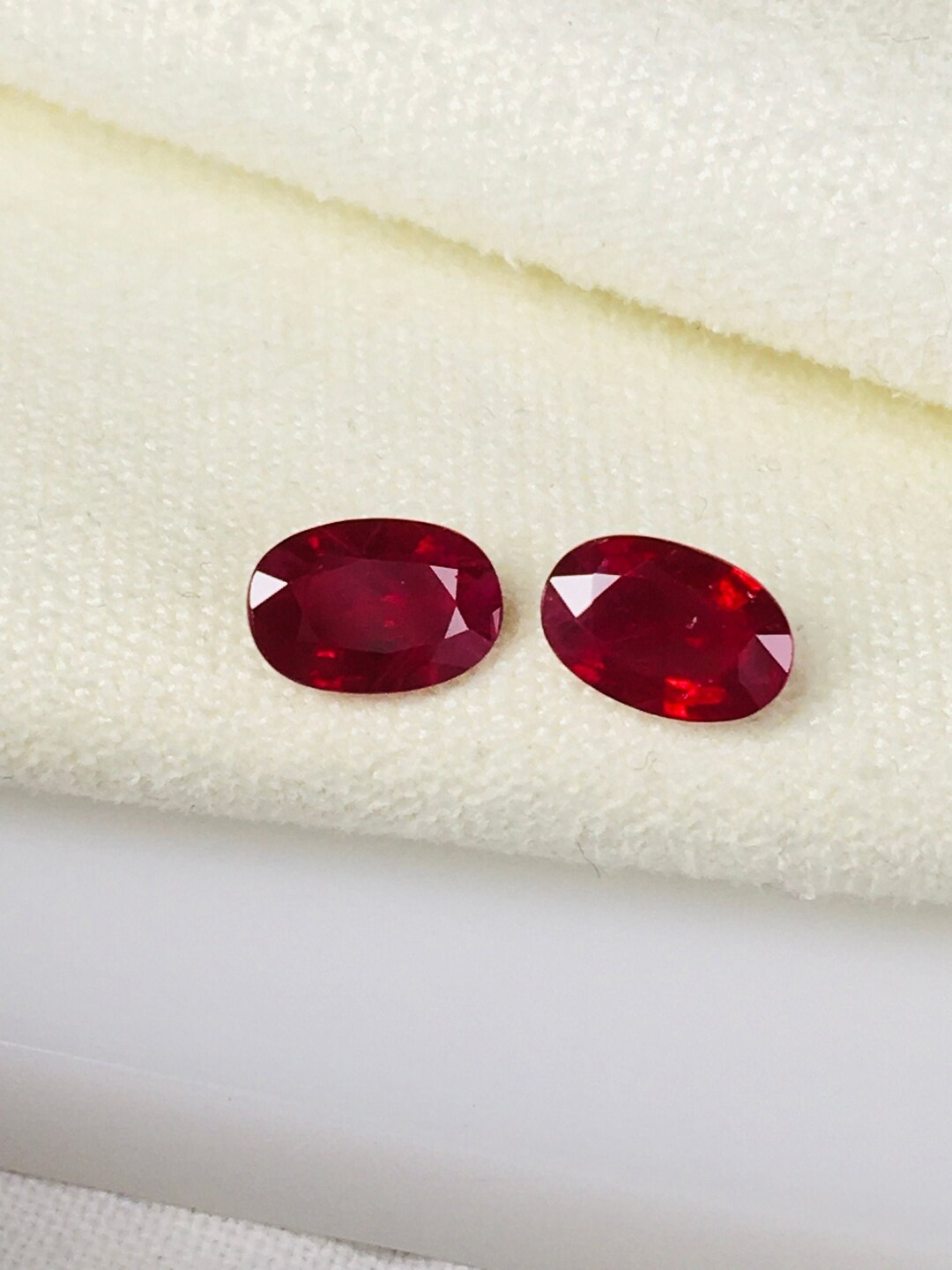 Fine Color Natural Burmese Rubies Oval Matched Pair 1.10 Carat Set of 2 ...