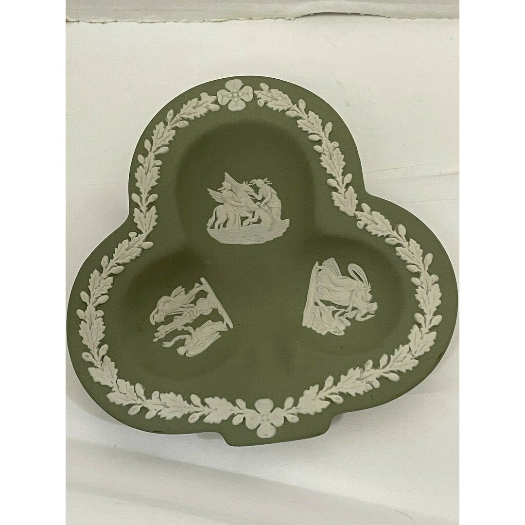 Wedgwood England Green Jasperware Clover Shaped Dish Greek Figural 5" X ...