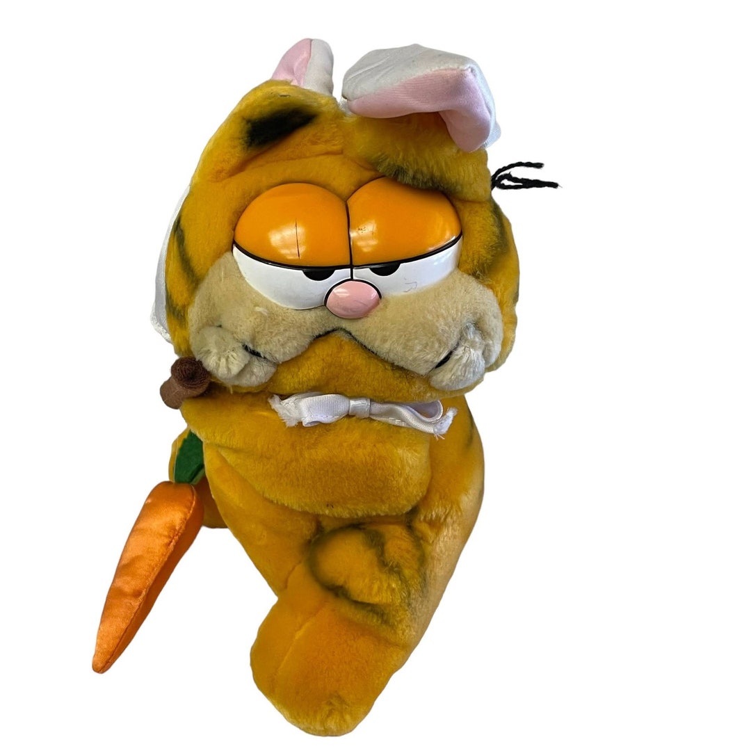 Vintage Dakin Garfield Stuffed Toy Here Rabbit With Hat and Carrot ...