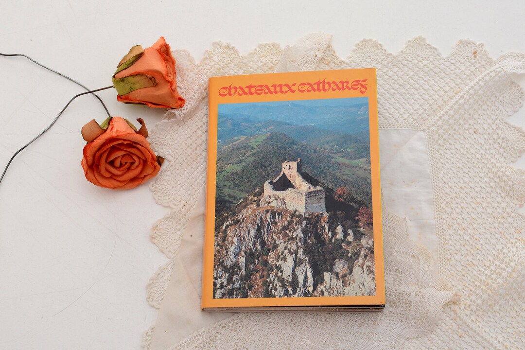 Souvenir Vintage Postcard Accordion From France, Chateaux Cathares - Etsy