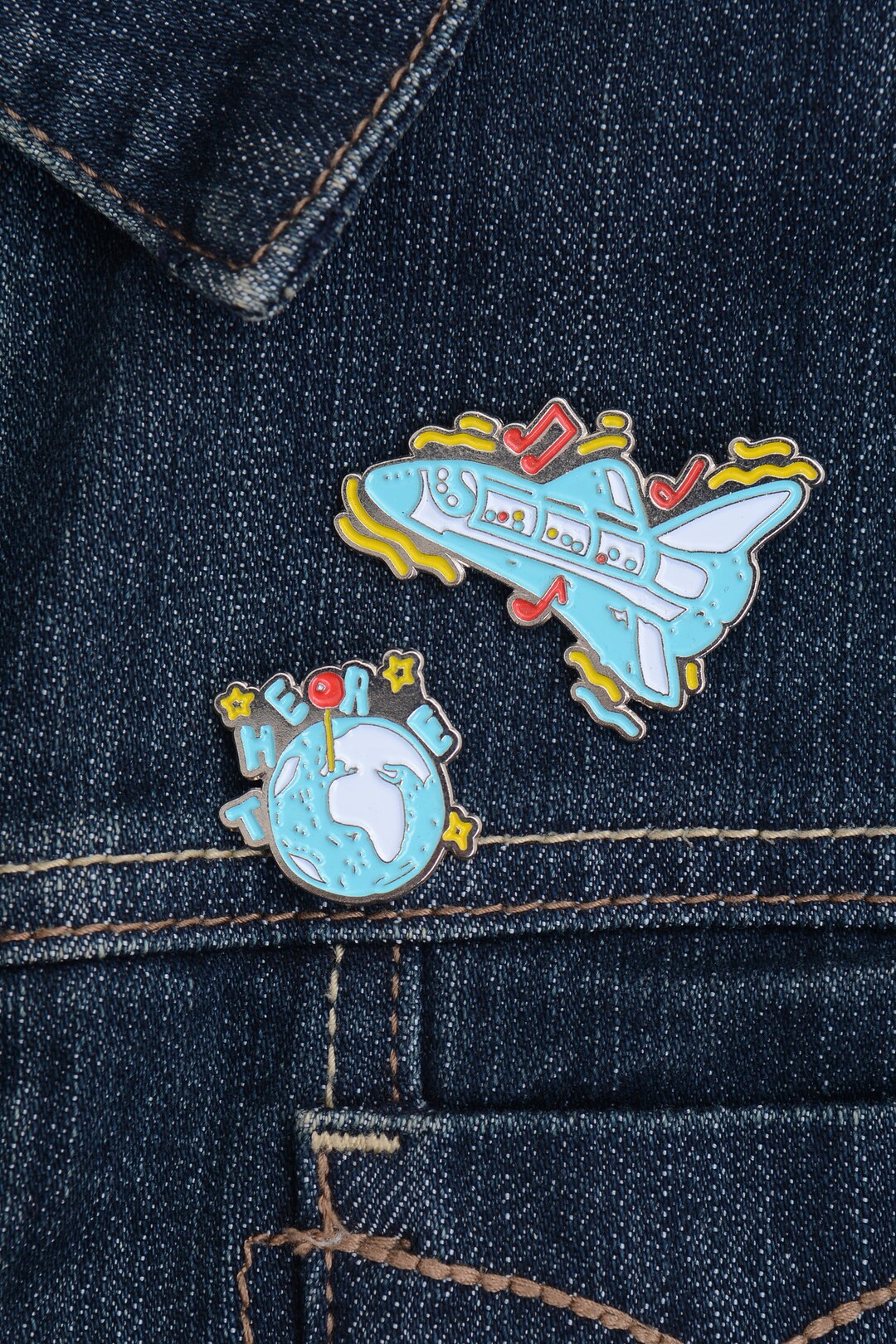 Vintage Enamel Pin Set of a Space Ship and the Earthworld - Etsy