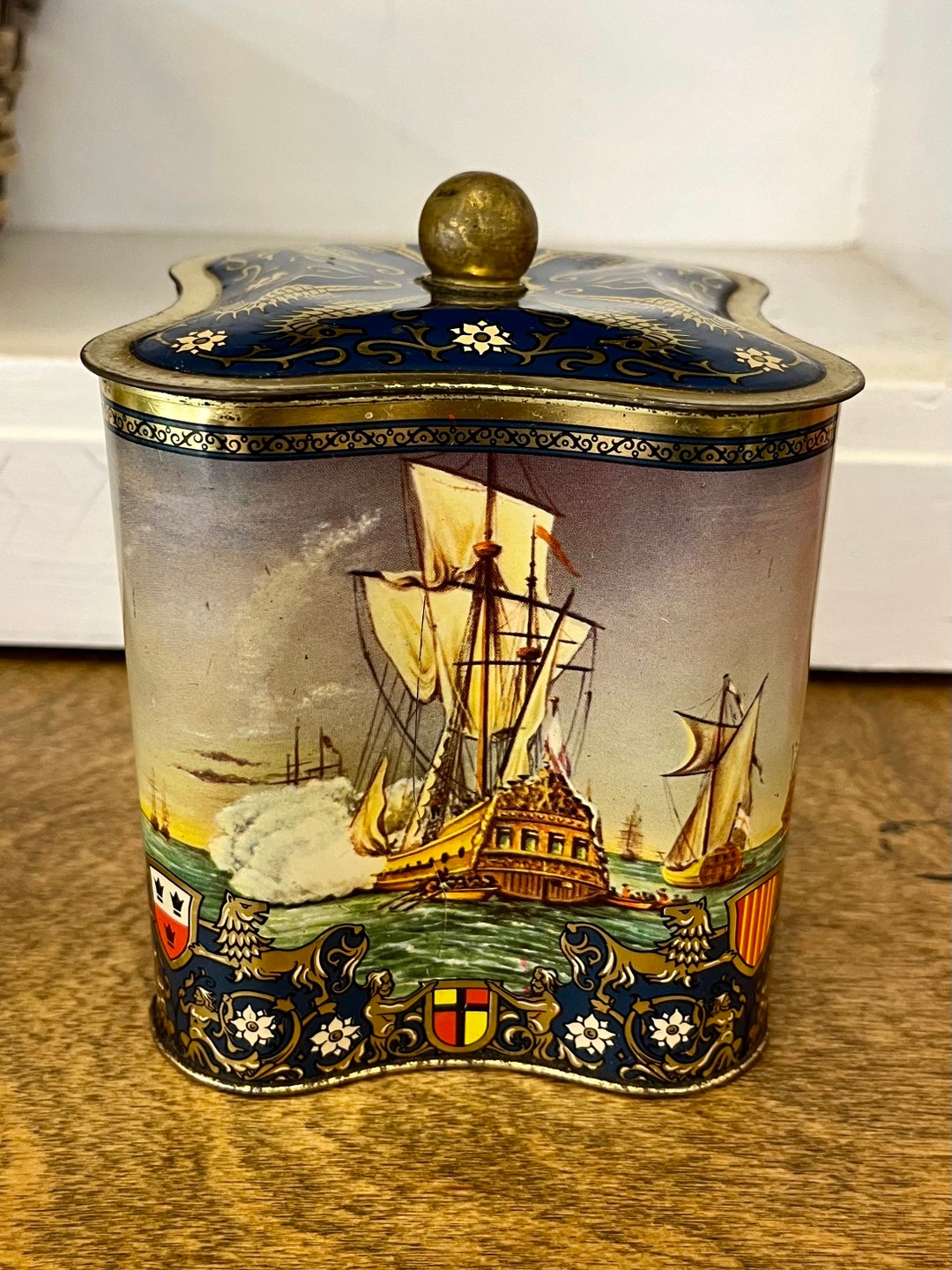Vtg Metal Nautical Theme Coffee Tea Tin Santa Maria Pinta Christopher ...