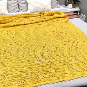 Filet Crochet Blanket Pattern | Bee Blanket Crochet Pattern | Filet ...