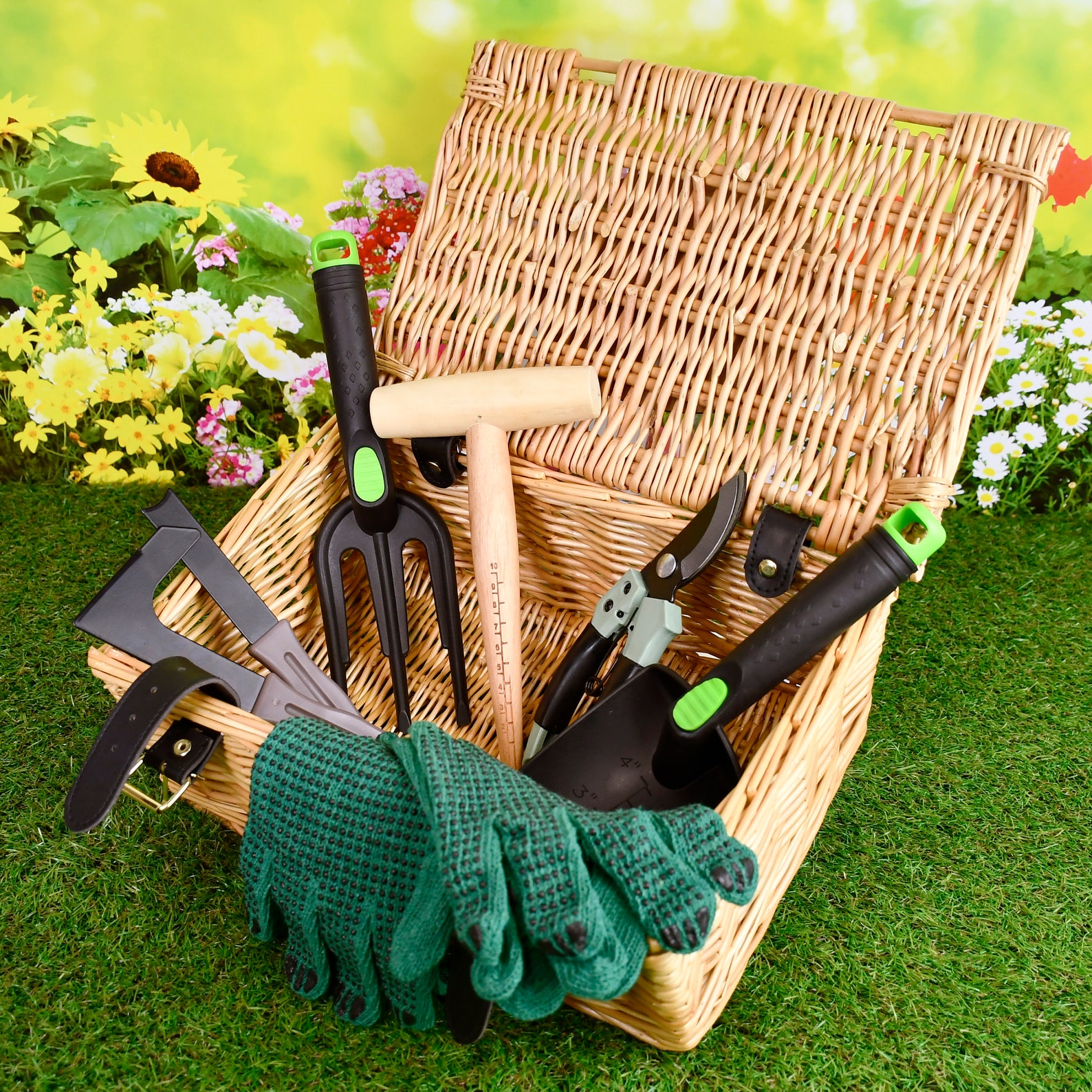 Personalized No.1 Gardener's Tool Set in Hamper Trowel | Etsy