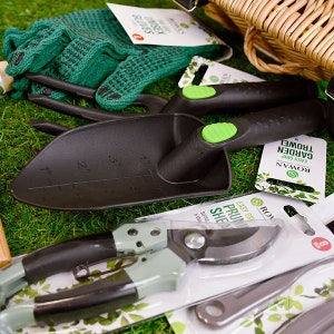 Personalized No.1 Gardener's Tool Set in Hamper, Trowel, Fork, Pruning ...