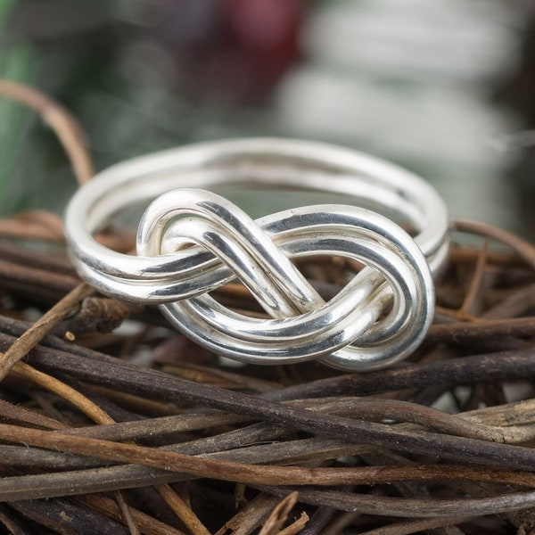 Figure 8 Knot Ring - Etsy