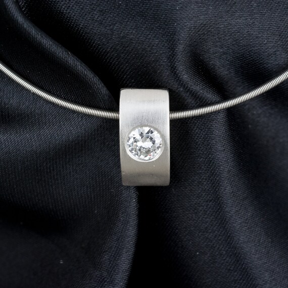 bezel set diamond platinum - Gem
