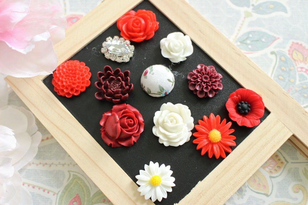 SALE Mixed Red / White 12 Fridge Magnets 12 Piece Magnets - Etsy