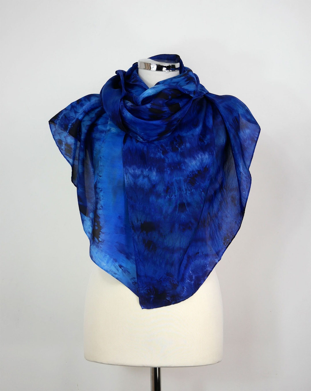 Blauer Seidenschal Frauen Indigo Dream Seidenschal groß Marineblauer ...