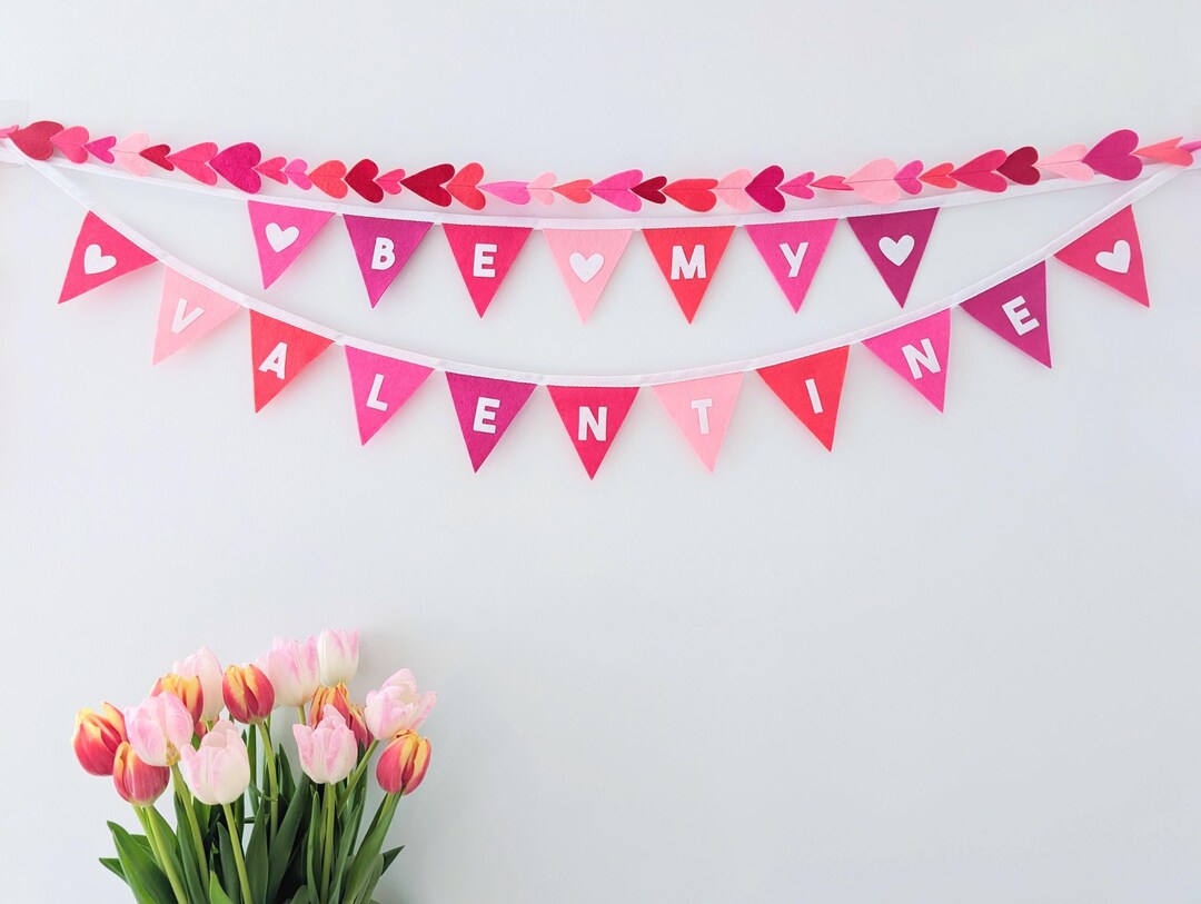 Felt Valentine's Day Bunting: Be My Valentine Banner in Mixed Pinks - Etsy