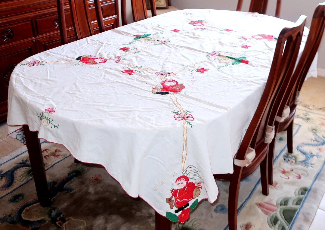 CHRISTMAS SANTA Applique TABLECLOTH Embroidered 80 X 60 Red White ...