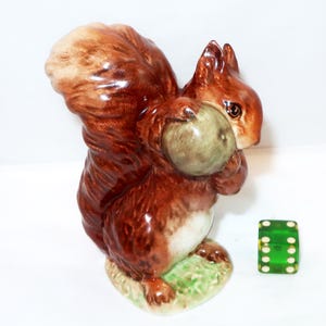 BEATRIX POTTER'S Squirrel Nutkin Vintage Porcelain Storybook Figurine ...