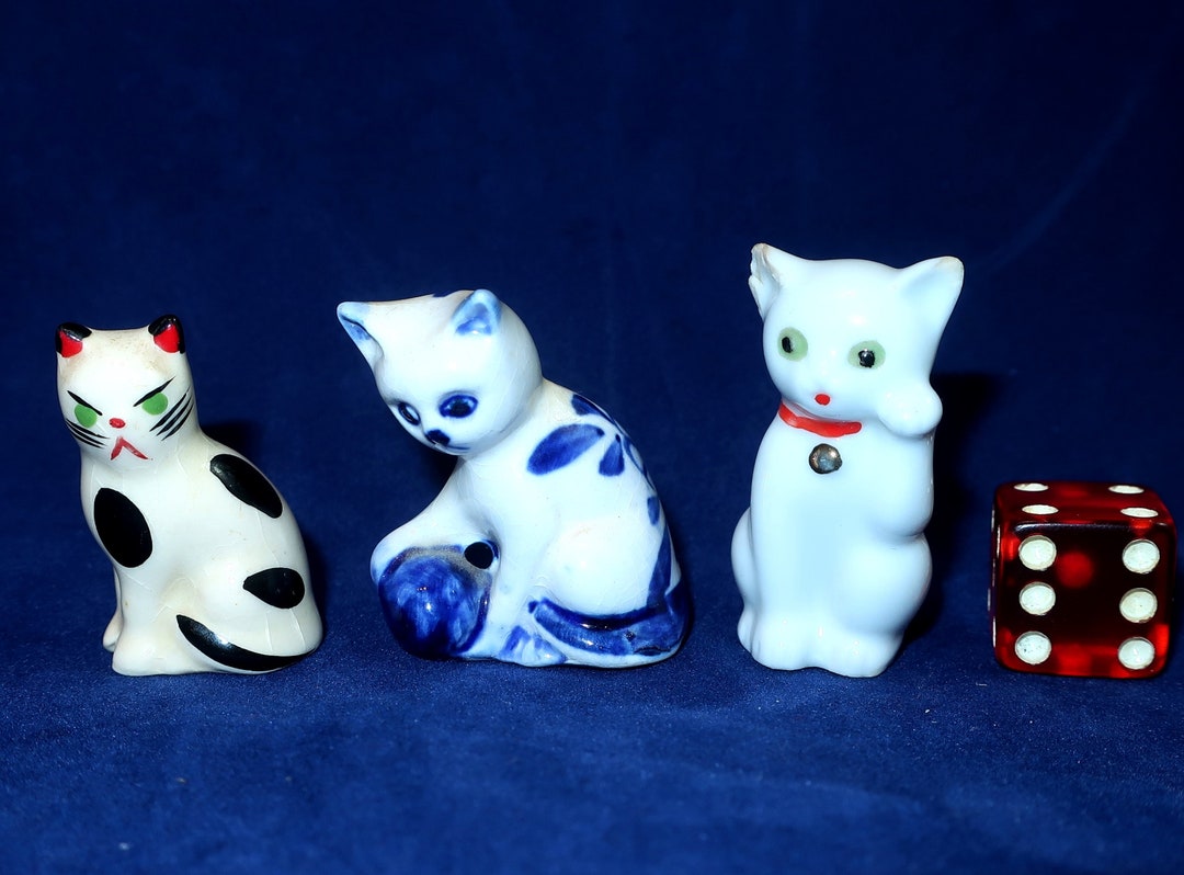 3 BONE CHINA CATS American Folk Art Spotted Cat Blue White Dresden Ball ...
