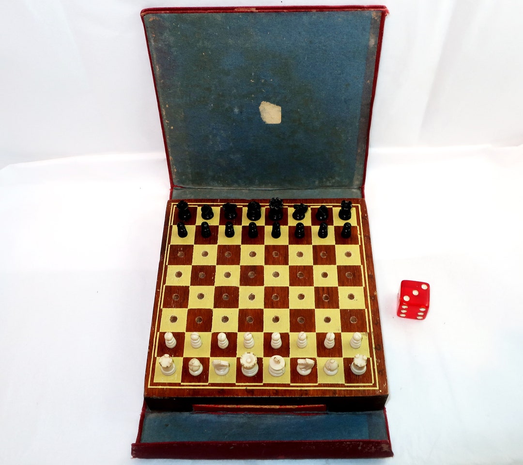 1940's DRUEKE TRAVEL CHESS Set Miniature Pocket Library - Etsy 1940's DRUEKE TRAVEL CHESS Set Miniature Pocket Library - Etsy