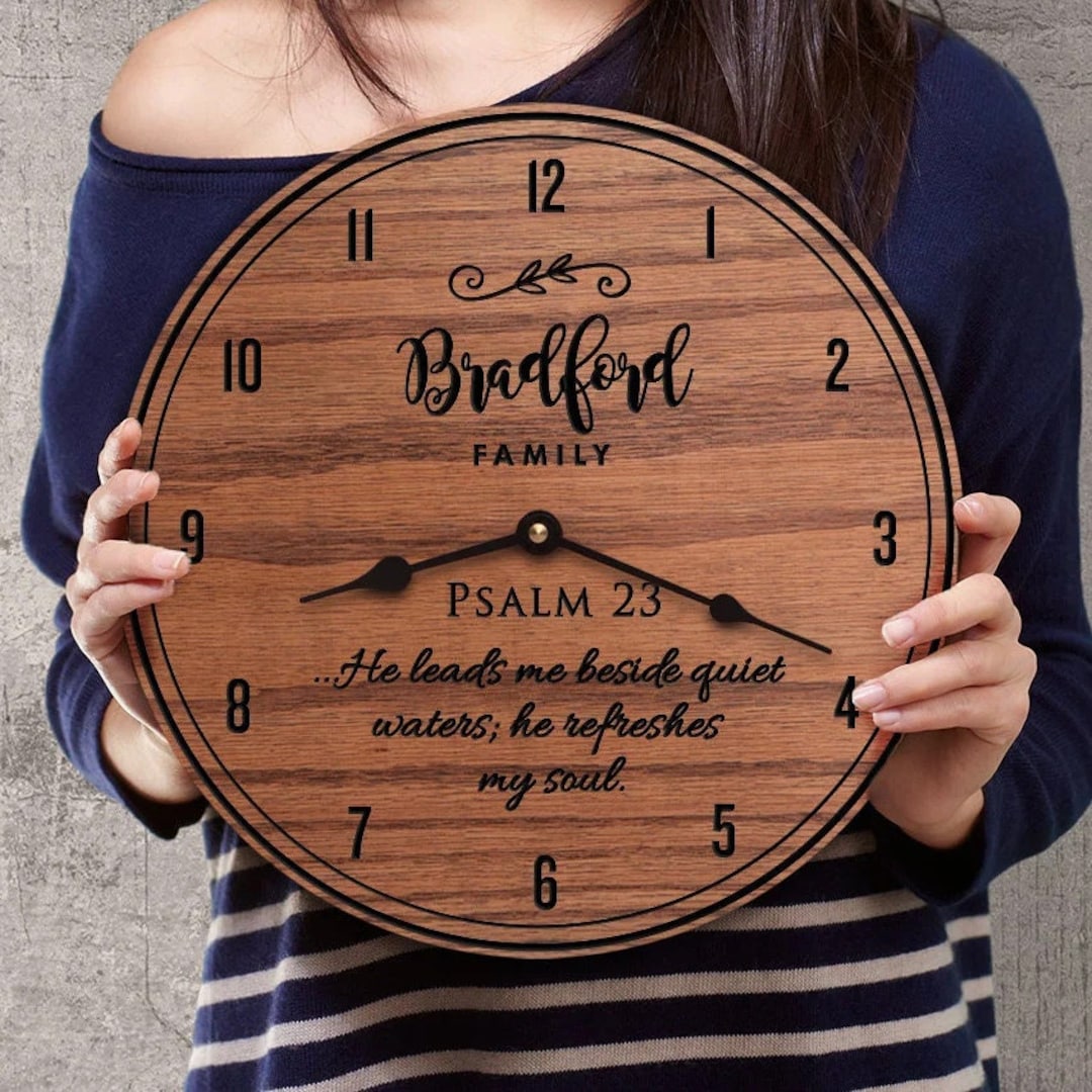 Psalm 23 Bible Verse Clock: Engraved Family Last Name - Etsy