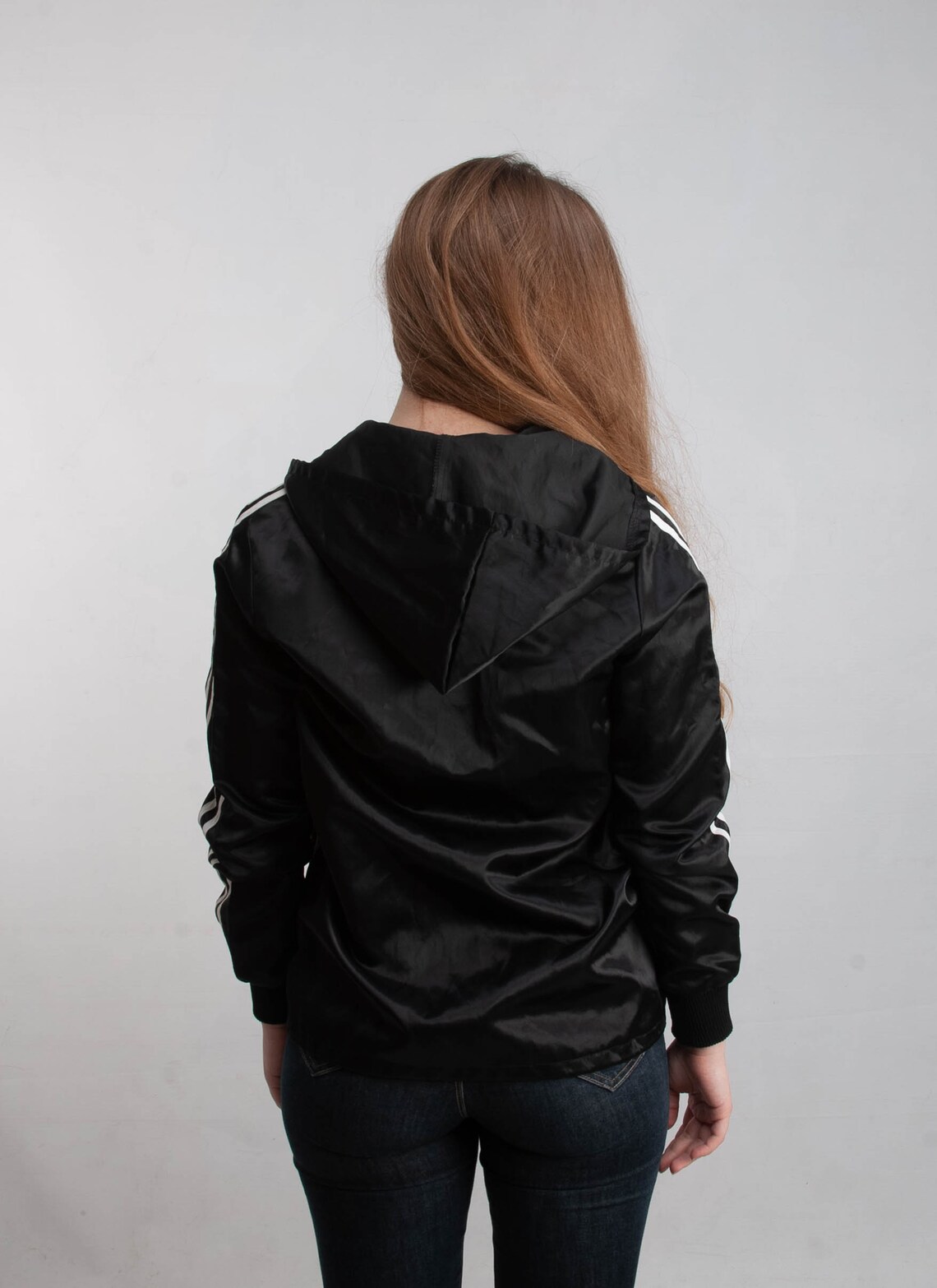 Classy Lightweight Sports Windbreaker Shiny Athletic Jacket Urban ...