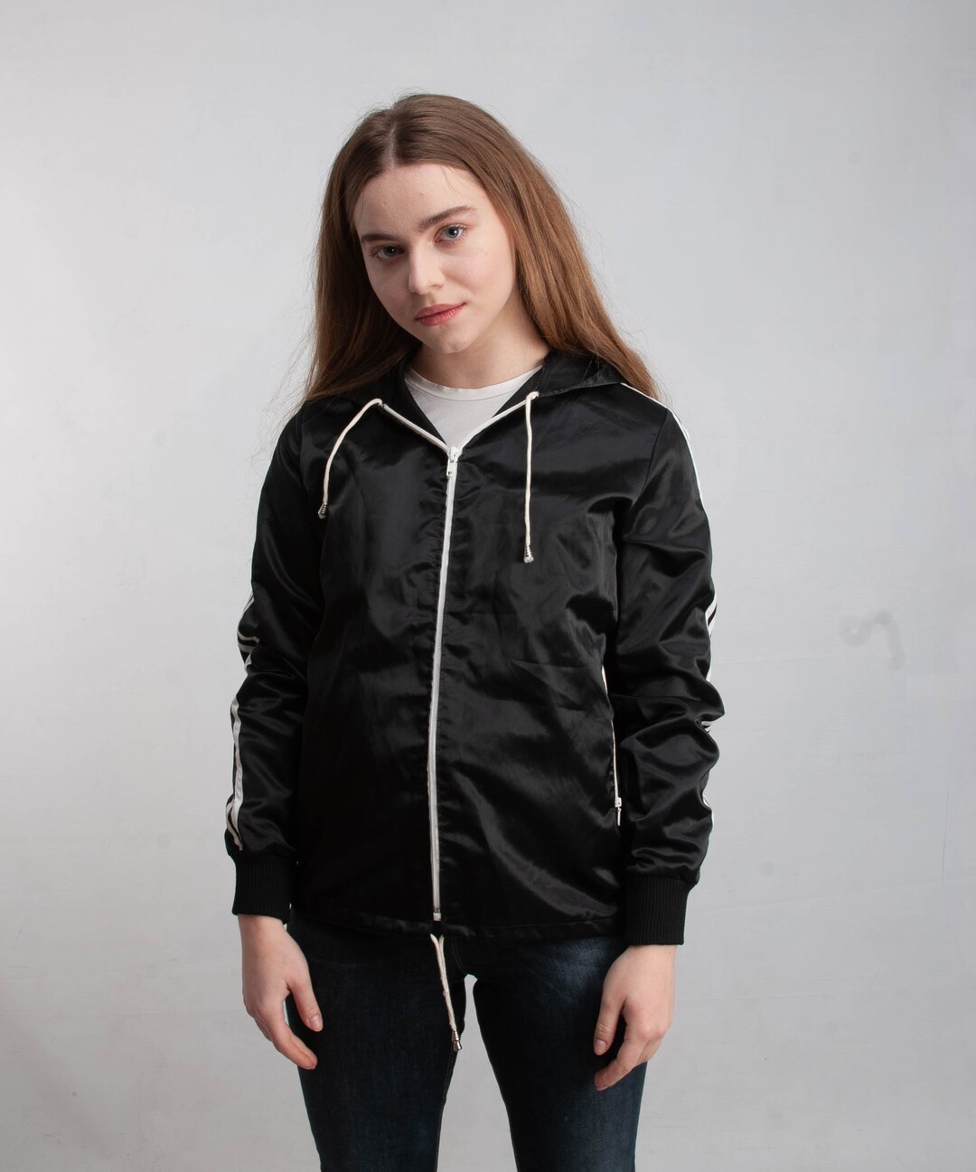 Classy Lightweight Sports Windbreaker Shiny Athletic Jacket Urban ...