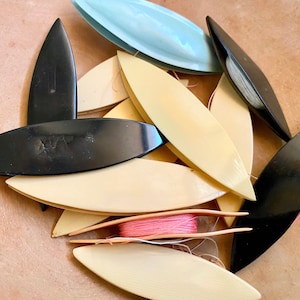 Antique Tatting Shuttles - Celluloid Shuttlecock - Vintage Sewing Lace ...