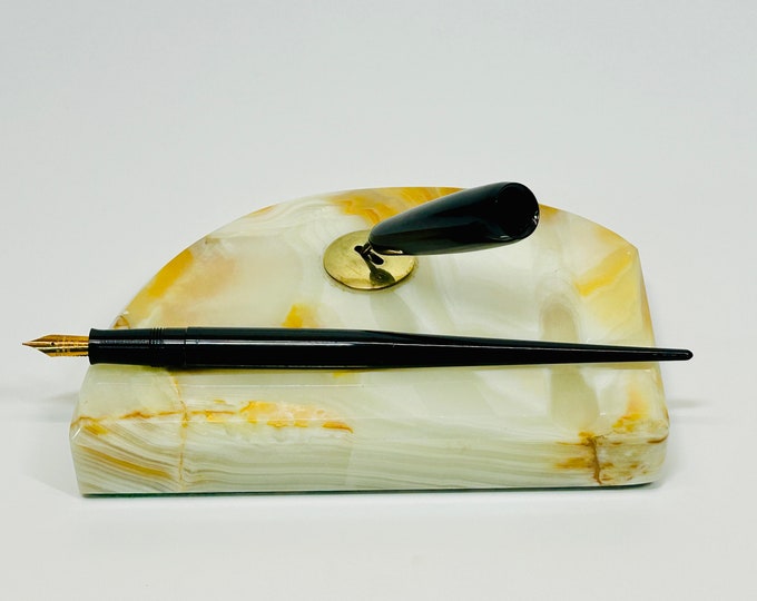 Vintage Waterman's Fountain Pen Holder With 14K Gold Nib Fountain Pen ...