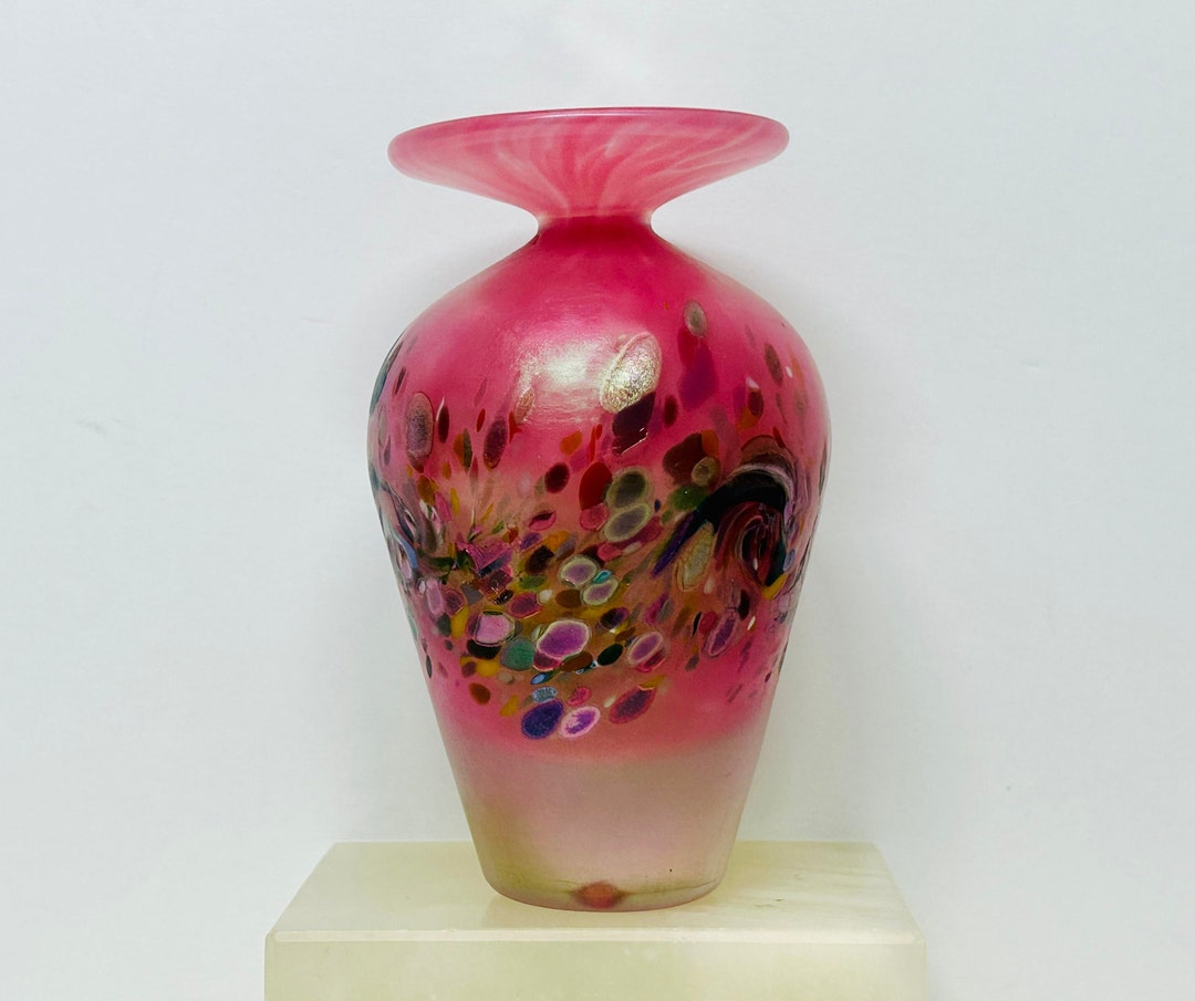Signed Arte Vargas Pink Art Glass Bud Vase Paperweight Iridescent ...