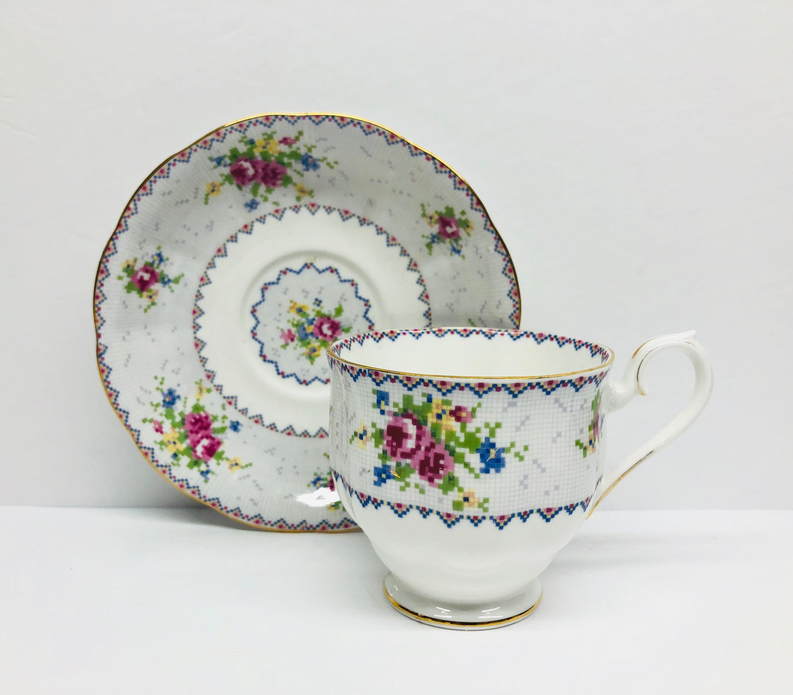 Home & Living Royal Albert Petit Point Large Saucer Bone China Kitchen ...