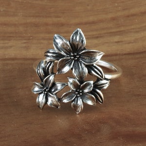 Sterling Silver Flower Ring, Flower Lovers Ring, Nature Jewelry, Garden ...