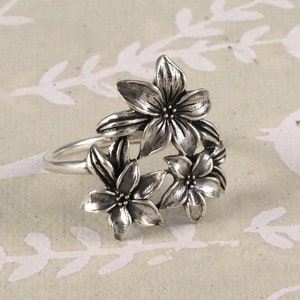 Sterling Silver Flower Ring, Flower Lovers Ring, Nature Jewelry, Garden ...