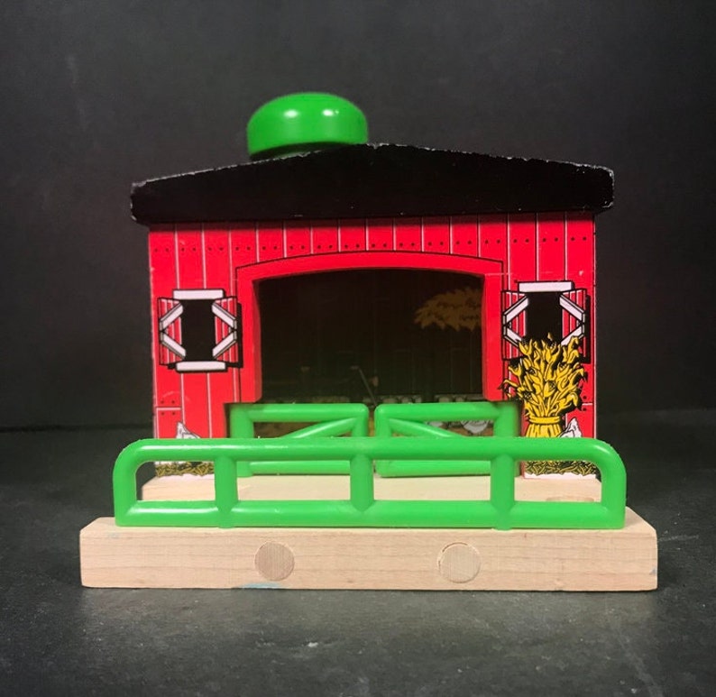 Thomas & Friends Wooden Railway Sodor Dairy Farm Barn Guillane/sodor ...