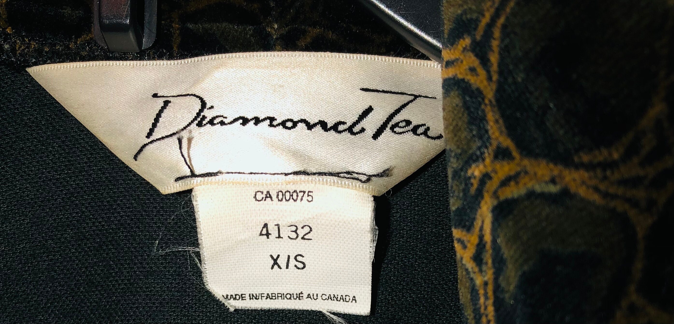 Diamond Tea Robe Sz XS Black Print Plush Canada VTG Union - Etsy