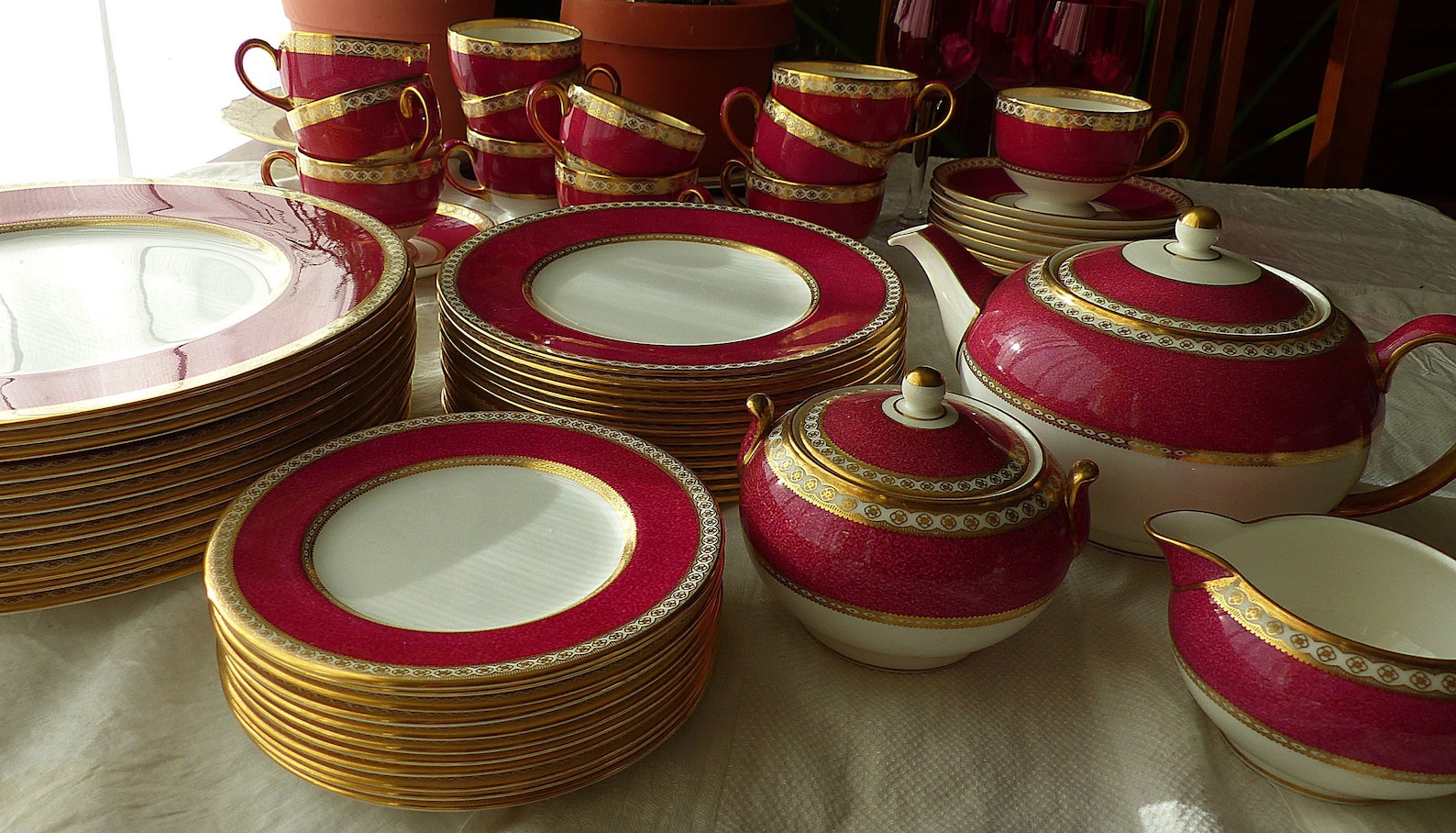 12 Place Settings "ulander Powder Ruby" by Wedgwood ~ Dinnerware ...