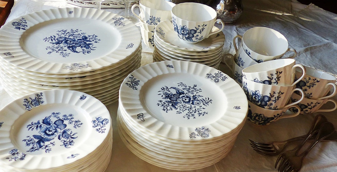12 Place Settings Royal Worcester "blue Sprays" Vintage Blue & White ...