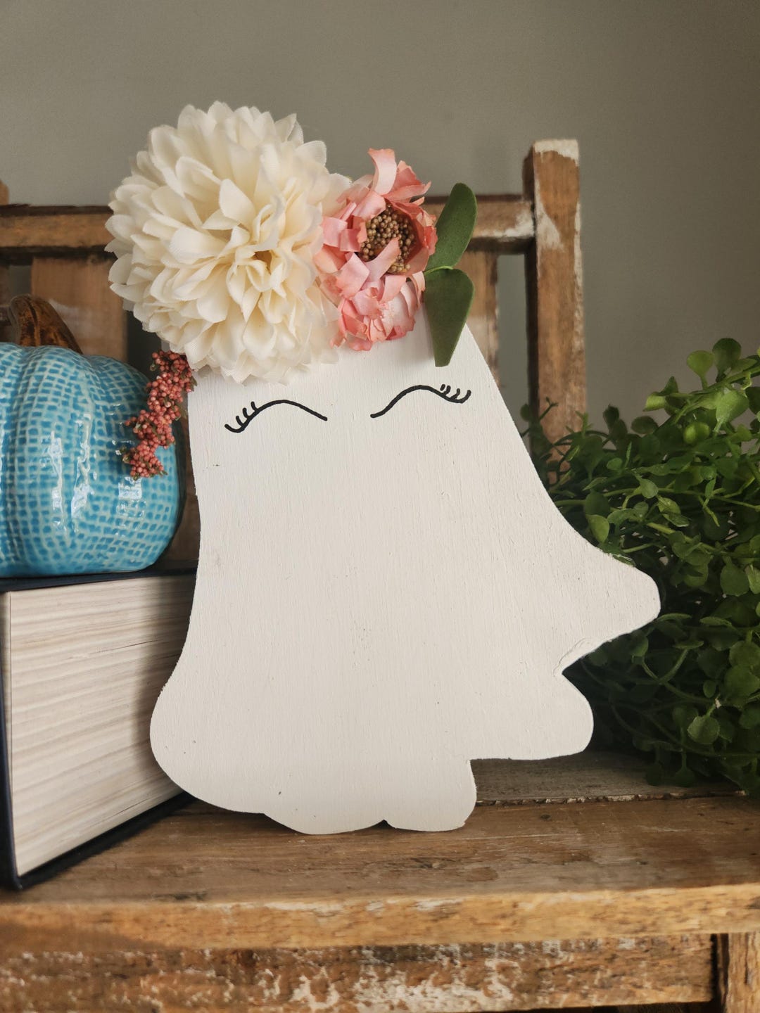 Floral Ghost Decor, Ghost With Flowers, Chunky Ghosts Halloween Tiered ...