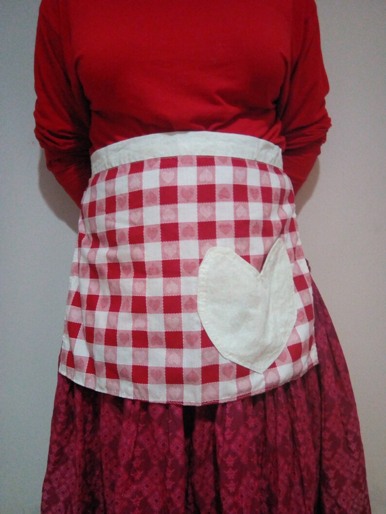 Vintage Reversible Red and White Checker Pattern Valentine Heart Half ...
