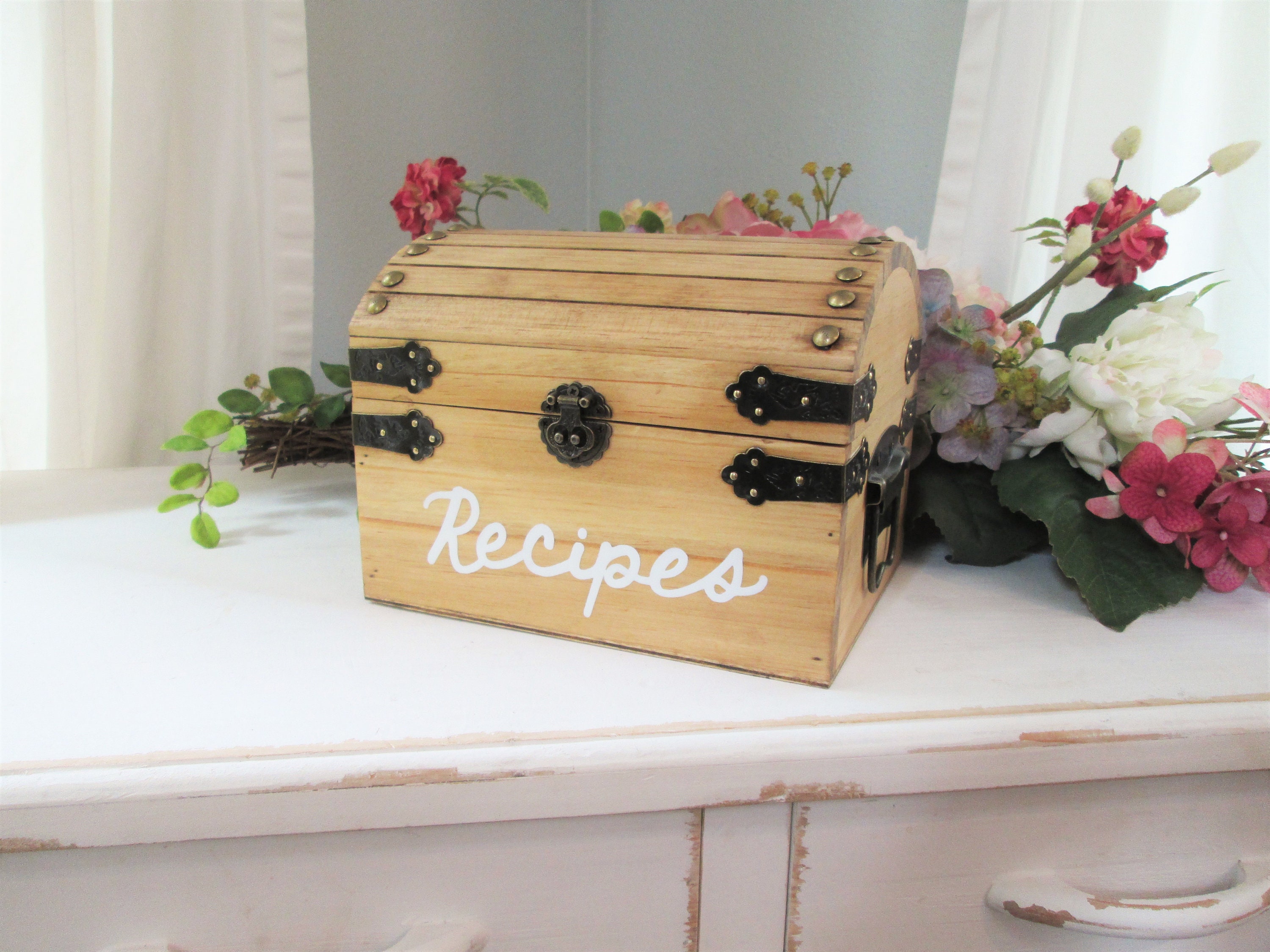 Personalized Recipe Box, Kitchen Gift for Mom, Wooden Recipe Holder ...